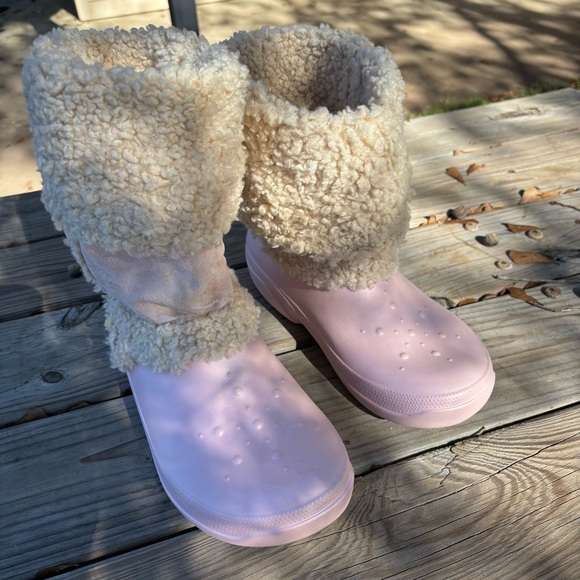 CROCS | Shoes | Crocs Cozzy Winter Boots Size 1 | Poshmark